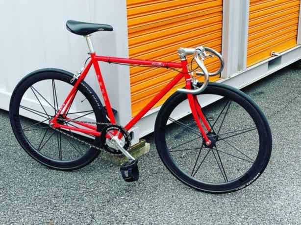 FUJIのピストバイク、FEATHER（フェザー）は街乗りに合うおしゃれな1台！ | CYCLE HACK（サイクルハック）