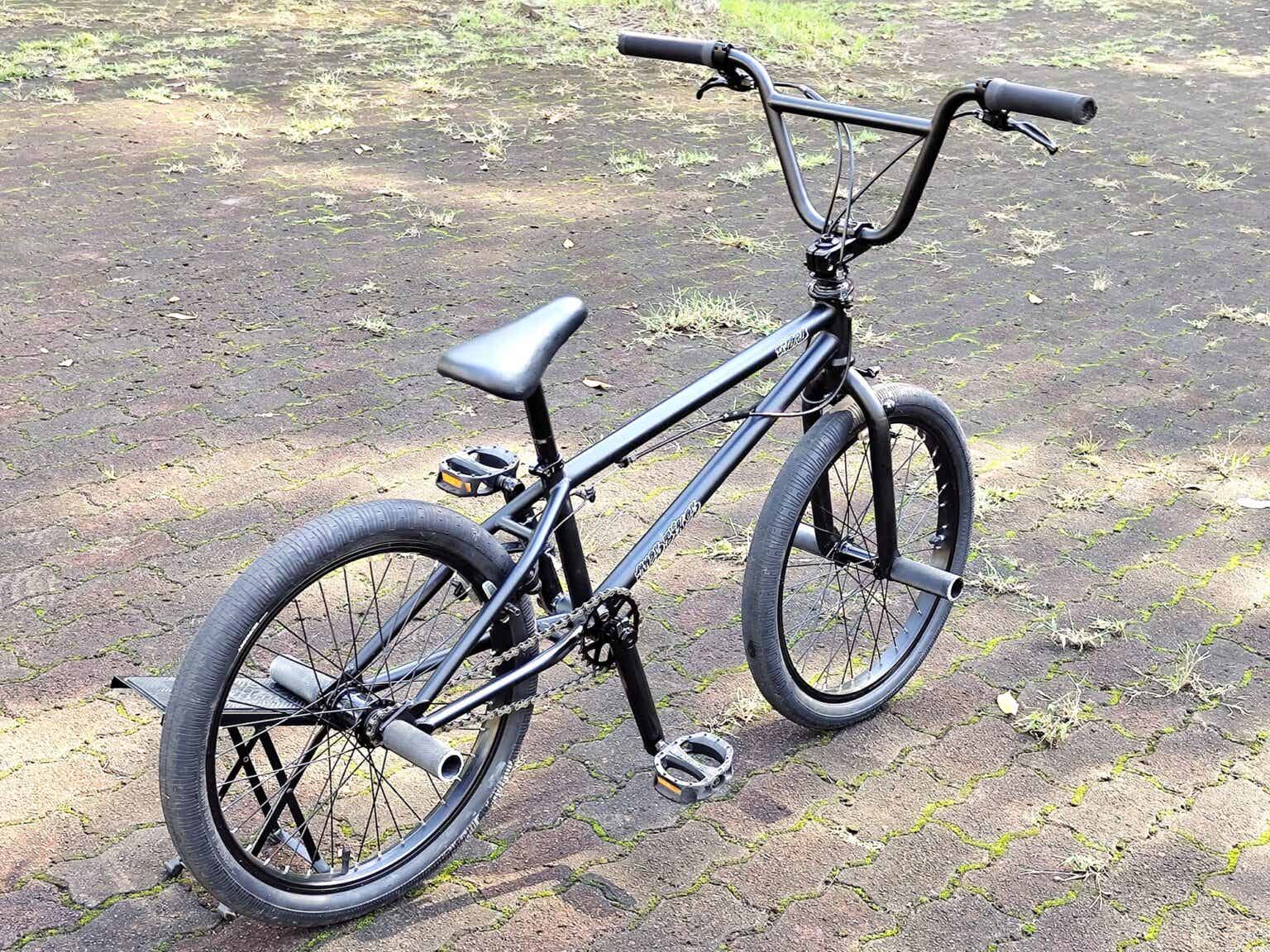 フリースタイルBMX初心者におすすめ！ARES SWORDの魅力をオーナー目線で解説 | CYCLE HACK（サイクルハック）